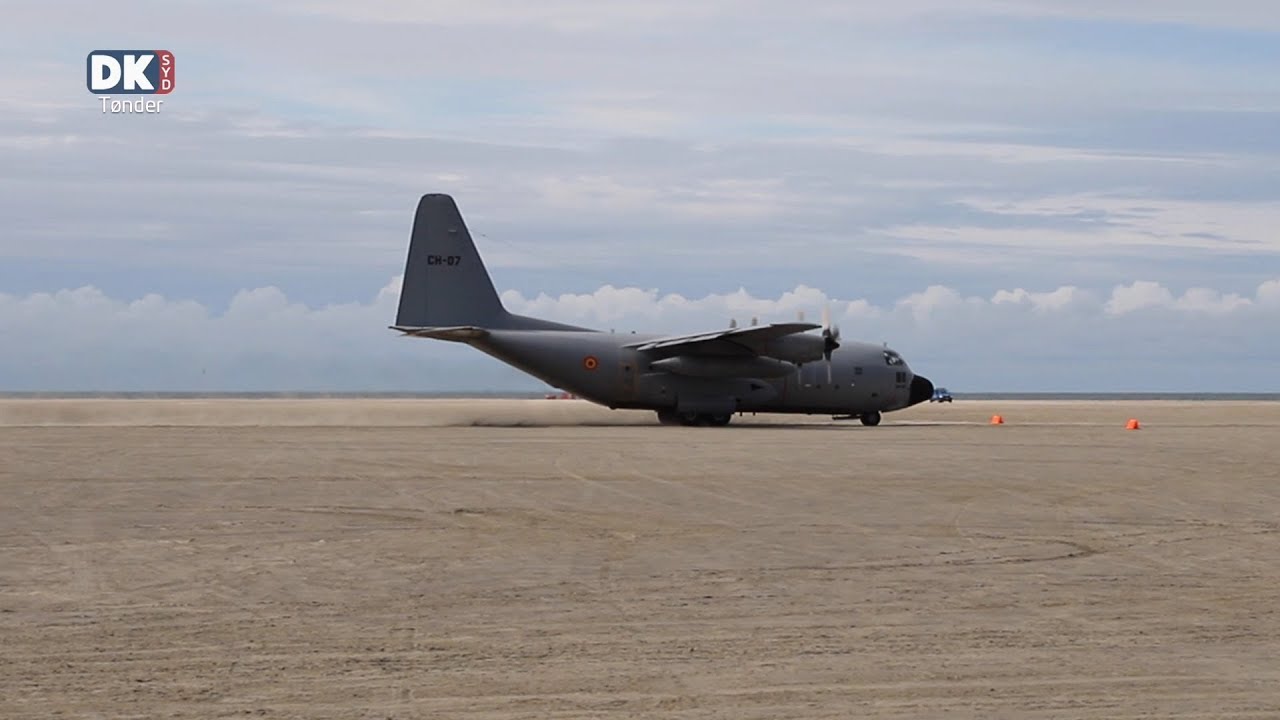 Lockheed C-130 Hercules-fly landede forleden på stranden ved Lakolk på ...